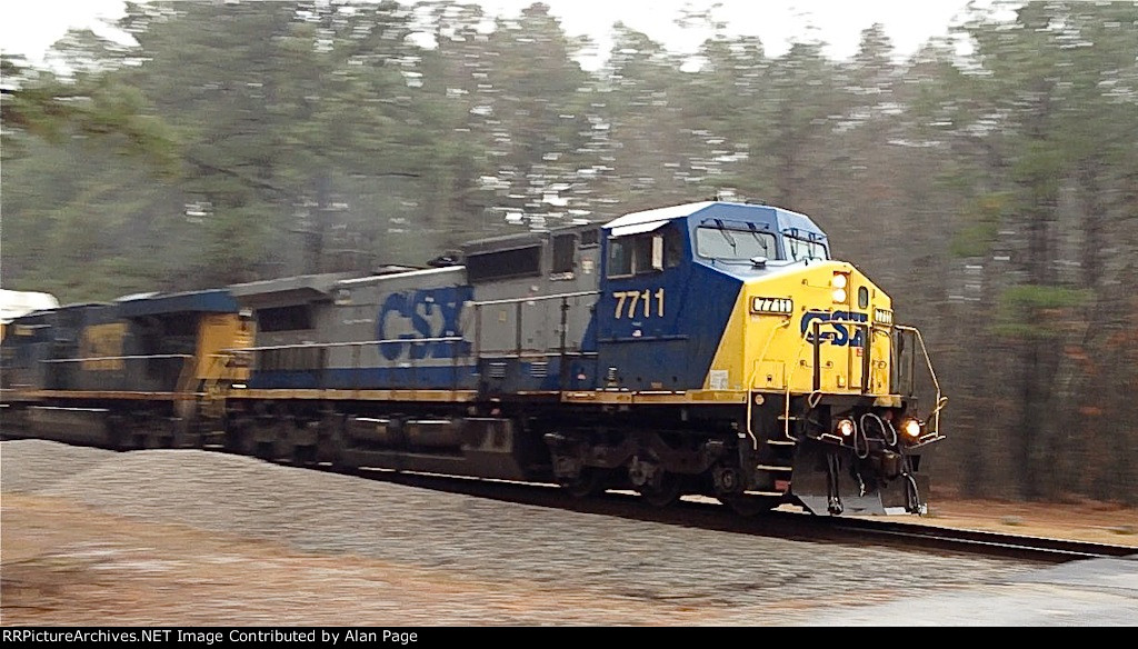 CSX C40-8 7711 and ES40DC 5235